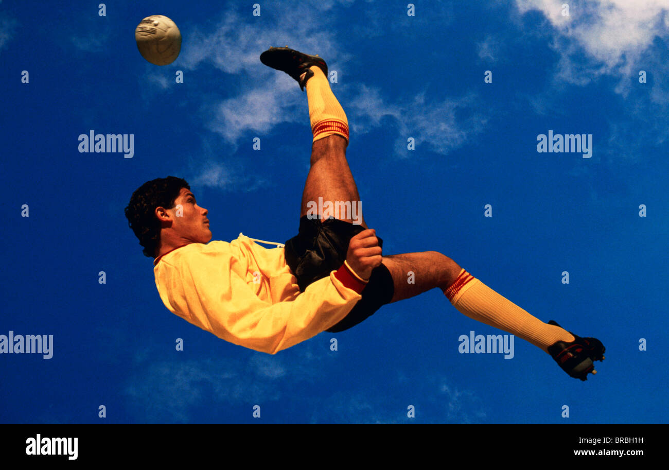 Mid kick hi-res stock photography and images - Alamy