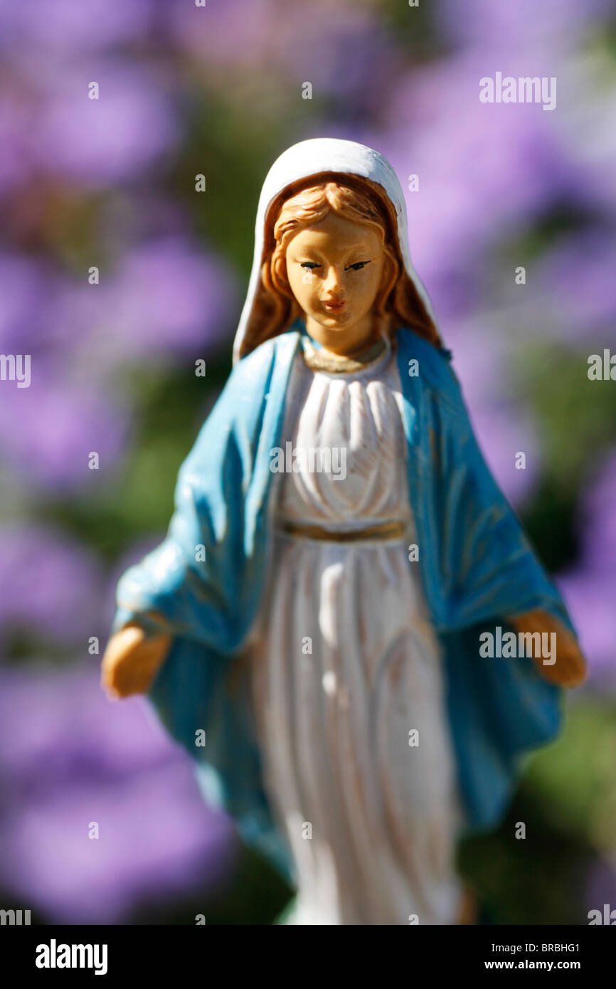 Statues of the virgin mary hi-res stock photography and images - Alamy
