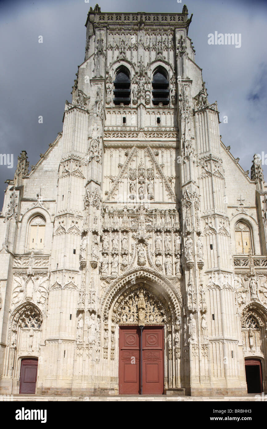 Abbey church facade hi-res stock photography and images - Alamy