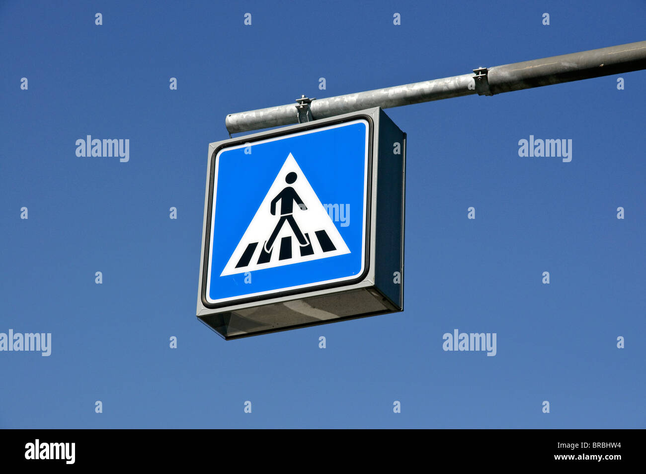 Pedestrian crossing signs hi-res stock photography and images - Alamy