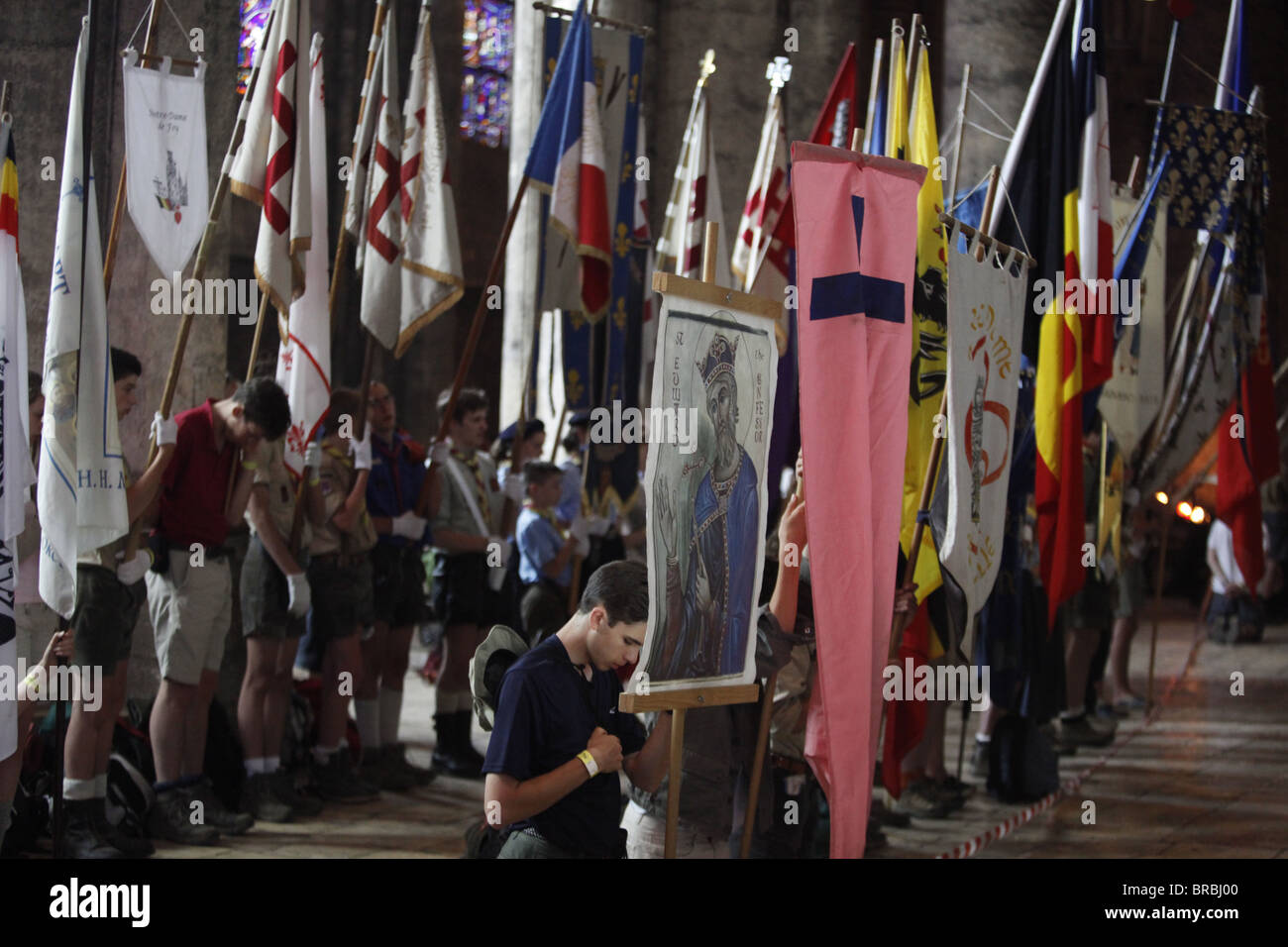 Traditionalist catholic pilgrimage, Mass in Chartres Cathedral ...