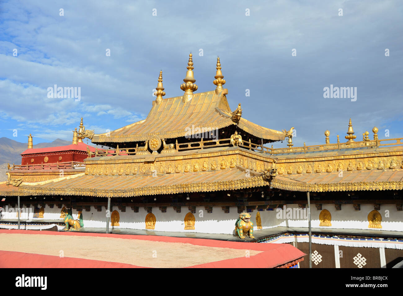 Close up of roof, Jokhang Temple. Lhasa, Tibet Stock Photo - Alamy