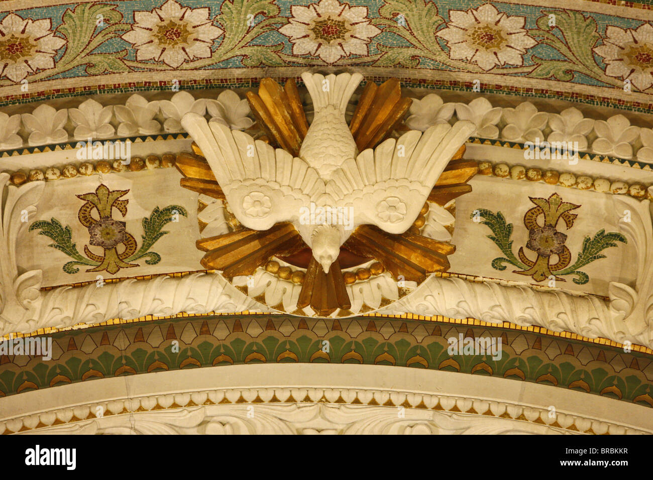 Holy ghost symbol hi-res stock photography and images - Alamy