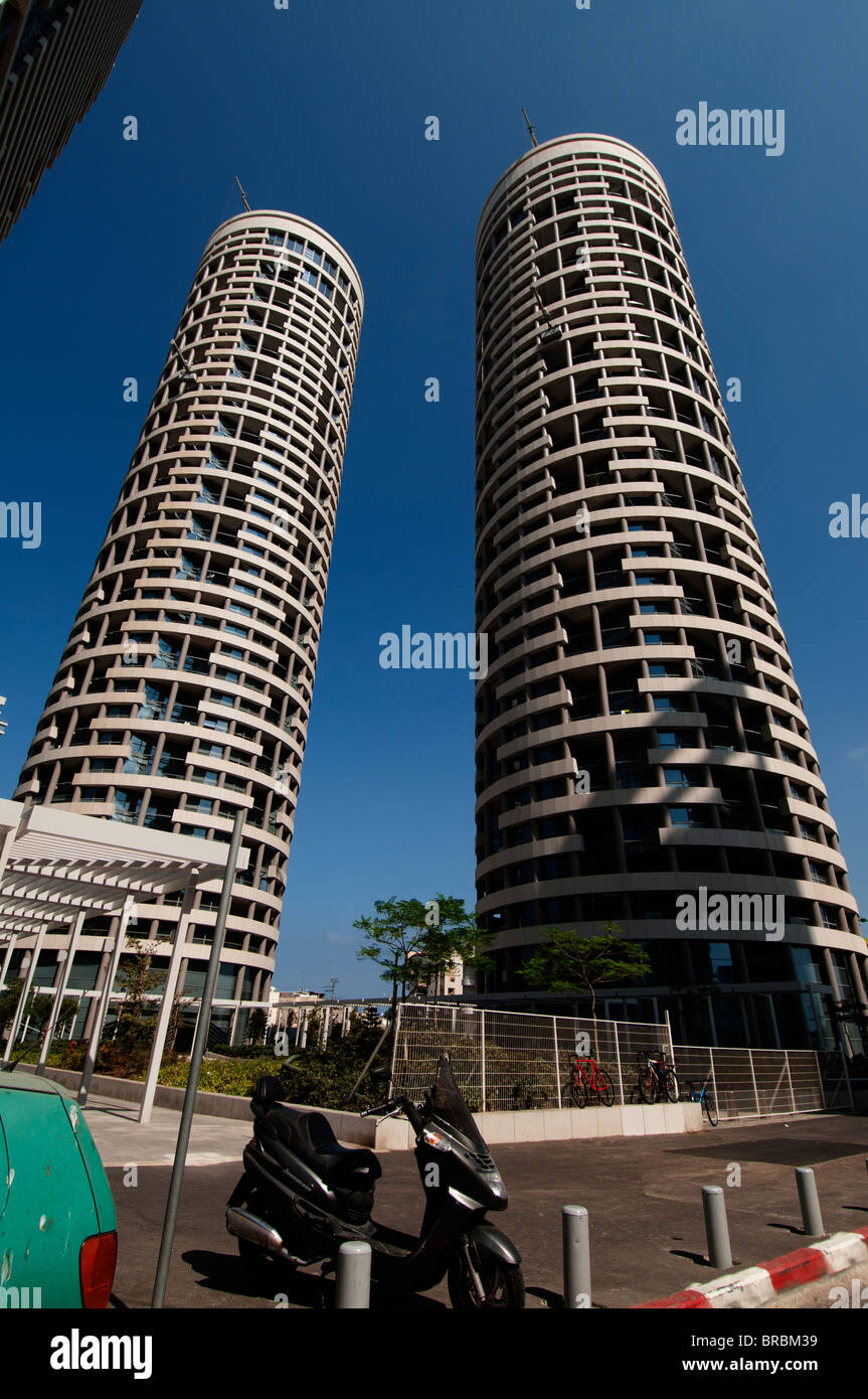 Tel Aviv residential Hi rises Stock Photo - Alamy