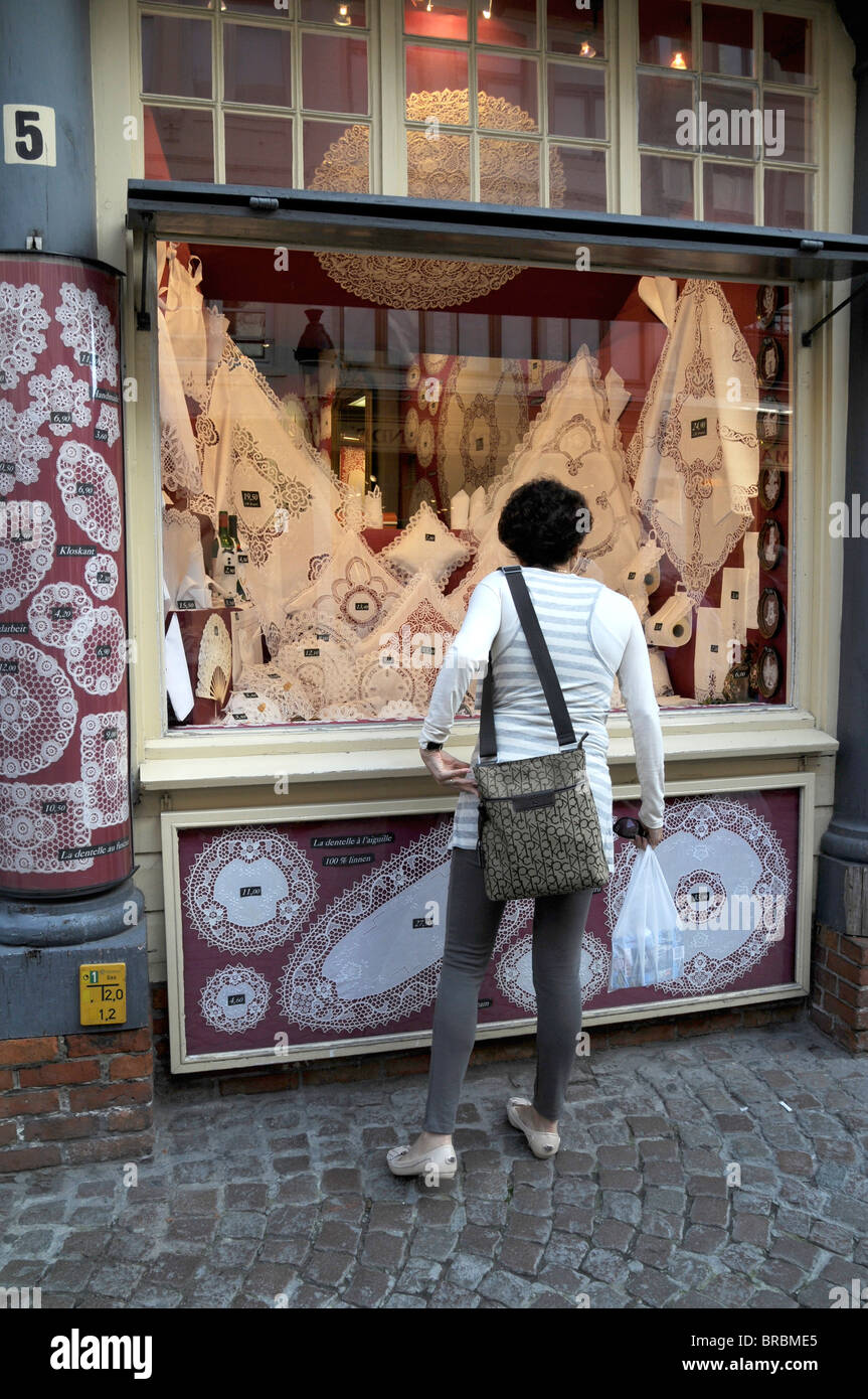 BELGIUM. TRADITIONAL LACE SHOP IN THE MEDIEVAL TOWN OF BRUGES IN ...