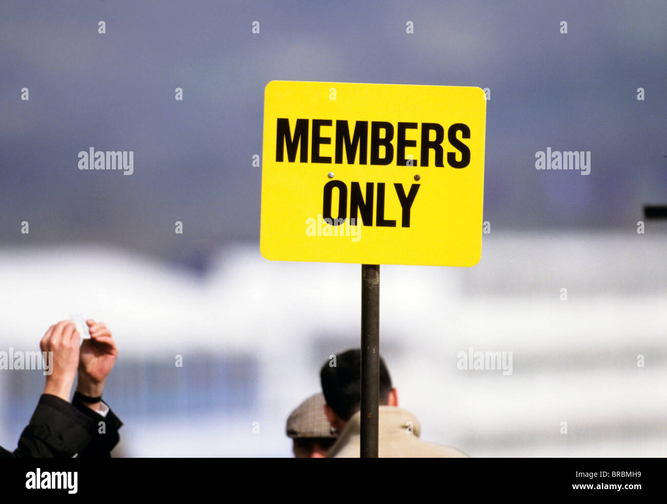 Members only sign hi-res stock photography and images - Alamy