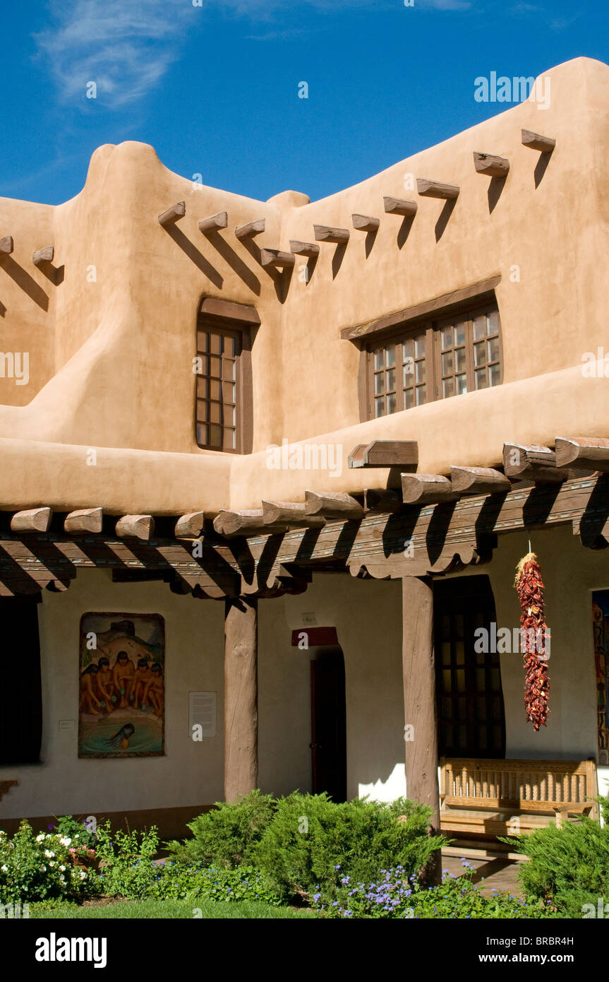 Georgia o'keeffe santa fe museum hi-res stock photography and images ...