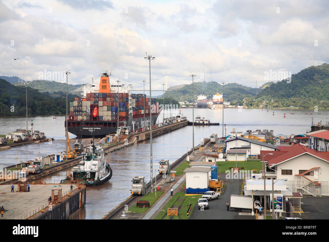 Panama canal locks hi-res stock photography and images - Alamy