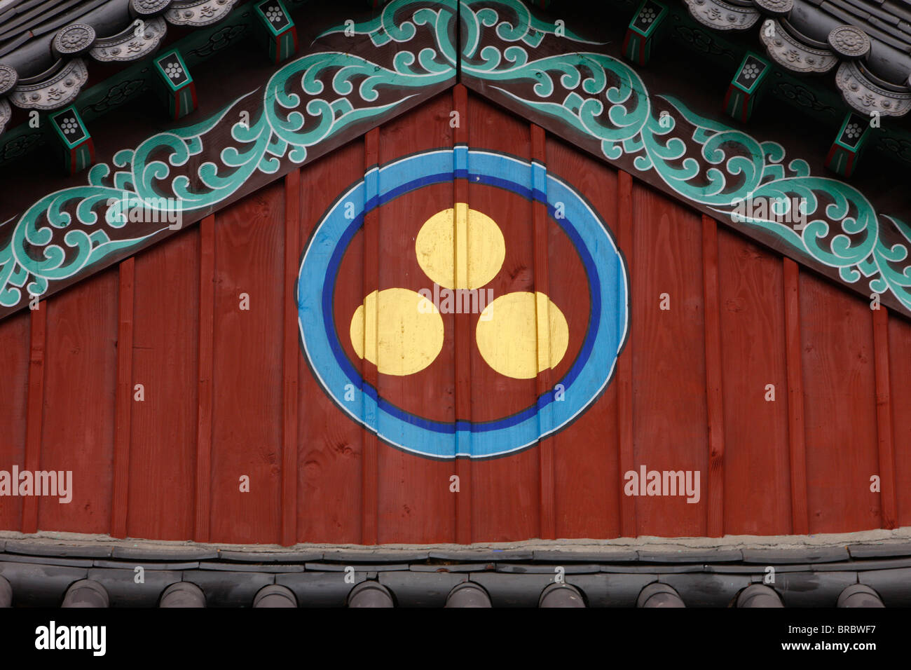 Buddhist symbol of one circle and the three jewels of Buddhism, the ...