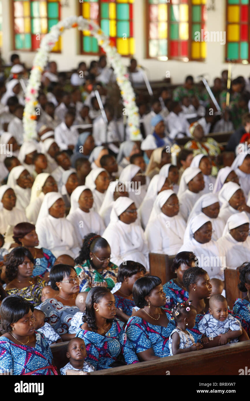 Catholic mass africa hi-res stock photography and images - Alamy
