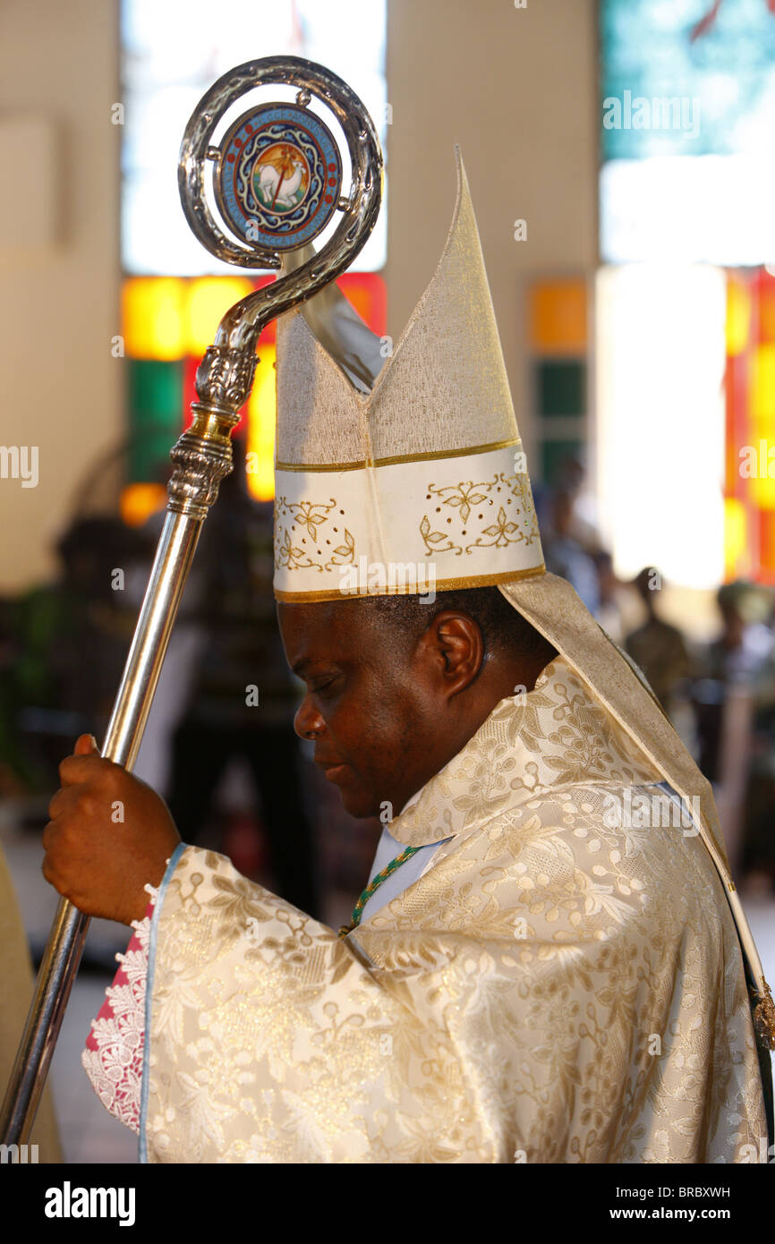 Catholic bishop mitre hi-res stock photography and images - Alamy