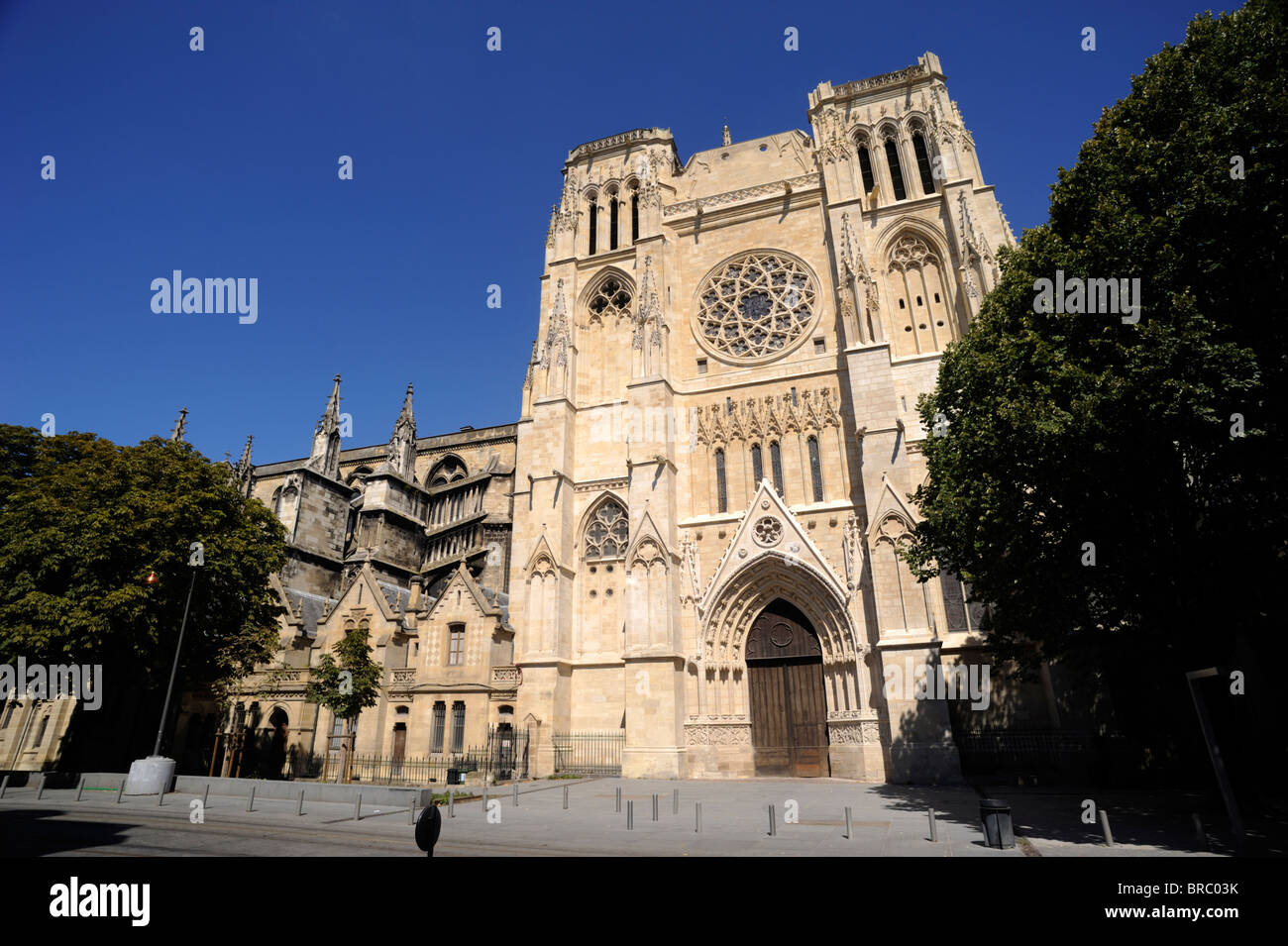 French cathedrals hi-res stock photography and images - Alamy