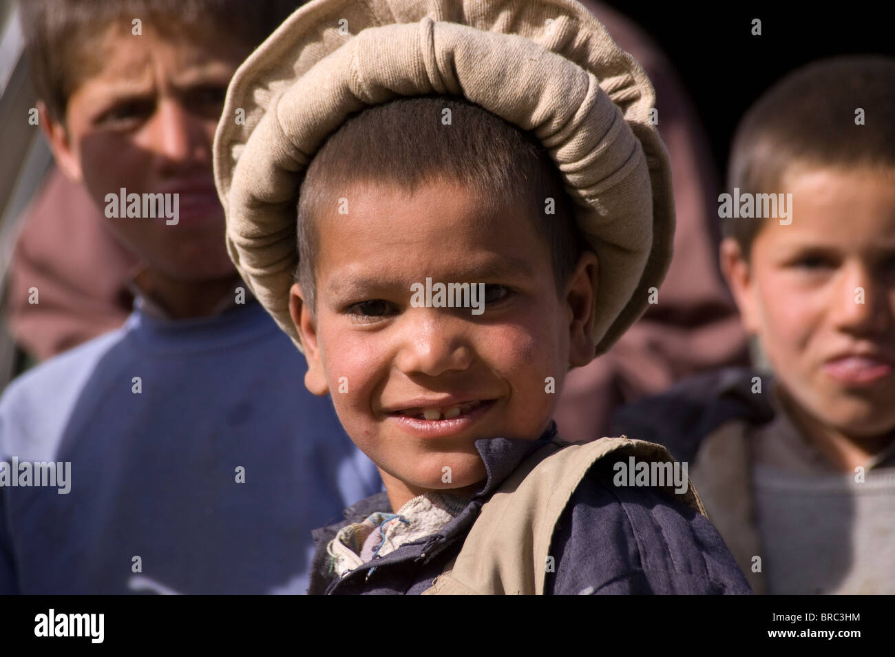 Afghanistan children smile hi-res stock photography and images - Alamy