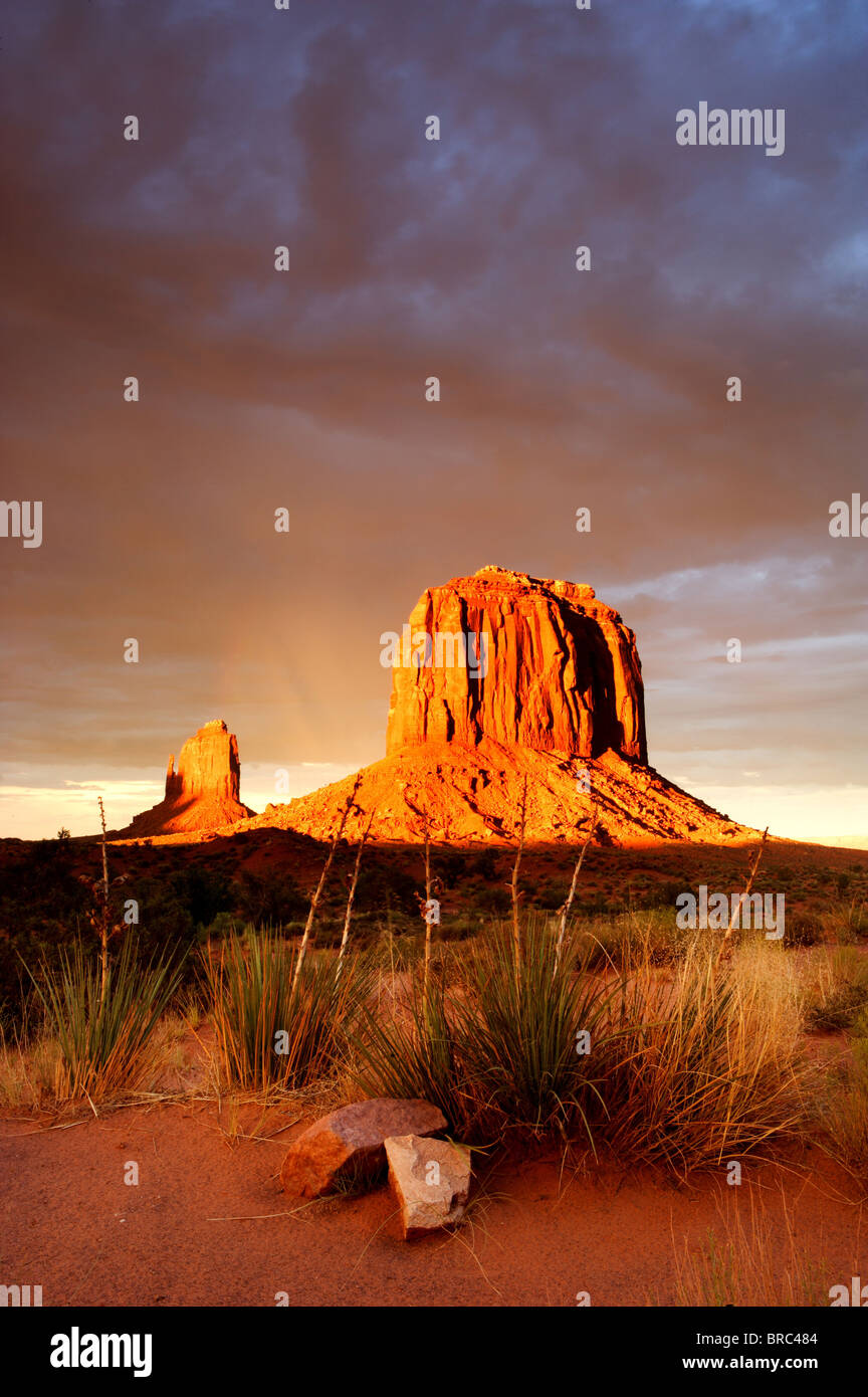 Storm over Merrick Butte, Monument Valley Navajo Tribal Park, Arizona ...