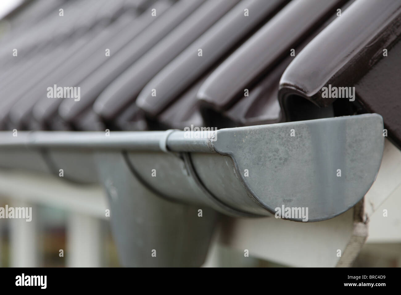Eavestrough hi-res stock photography and images - Alamy