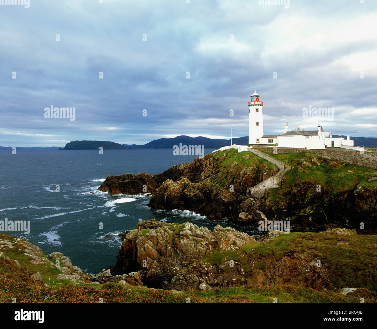 Ireland harbor lighthouses hi-res stock photography and images - Alamy