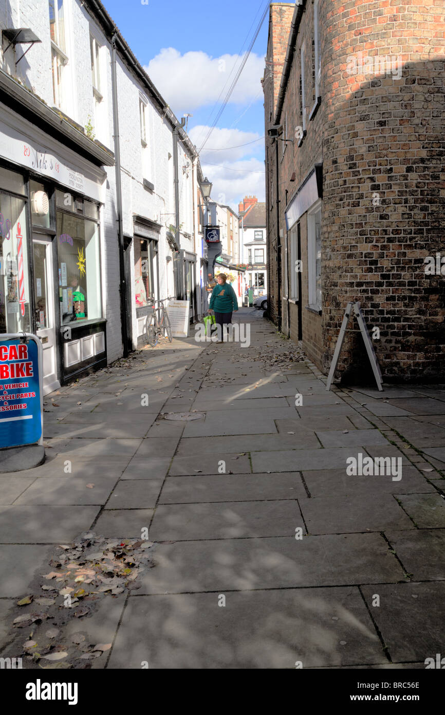 Pocklington alleyway with shops Stock Photo - Alamy