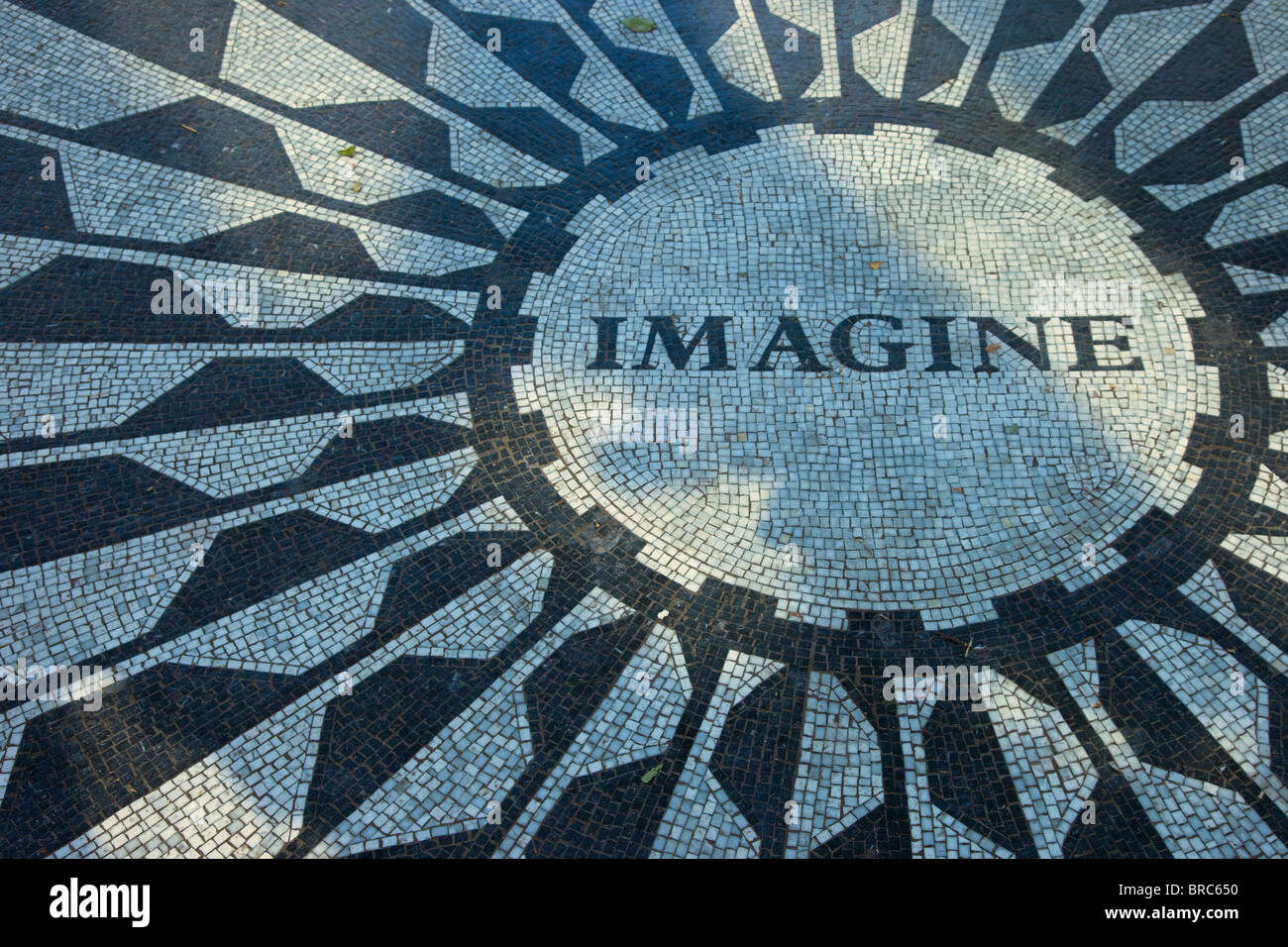 "Imagine" - the John Lennon Memorial mosaic in Strawberry Fields inside ...