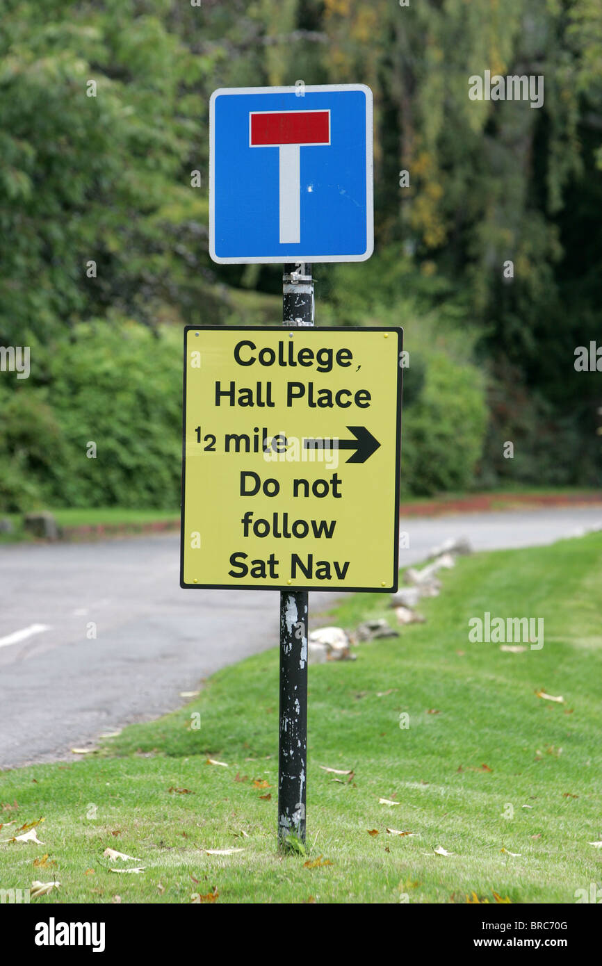 Anti Sat Nav sign in the village of Littlewich Green, England, UK Stock ...