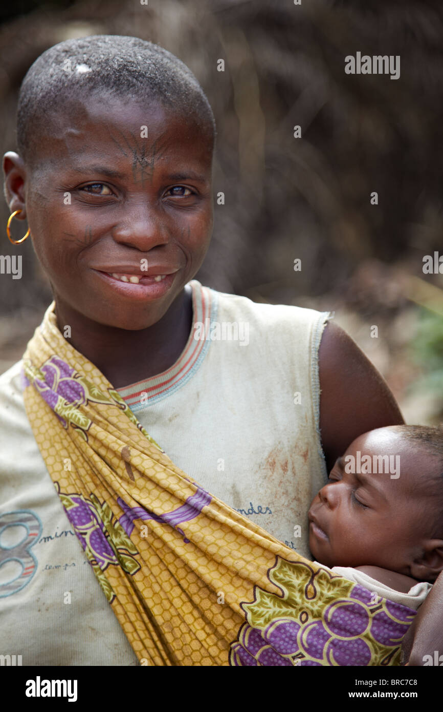 Aka pygmy tribe of africa hi-res stock photography and images - Alamy