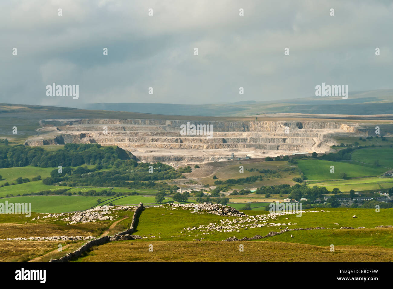 Limestone quarry near Horton in Ribblesdale. North Yorkshire. Yorkshire ...