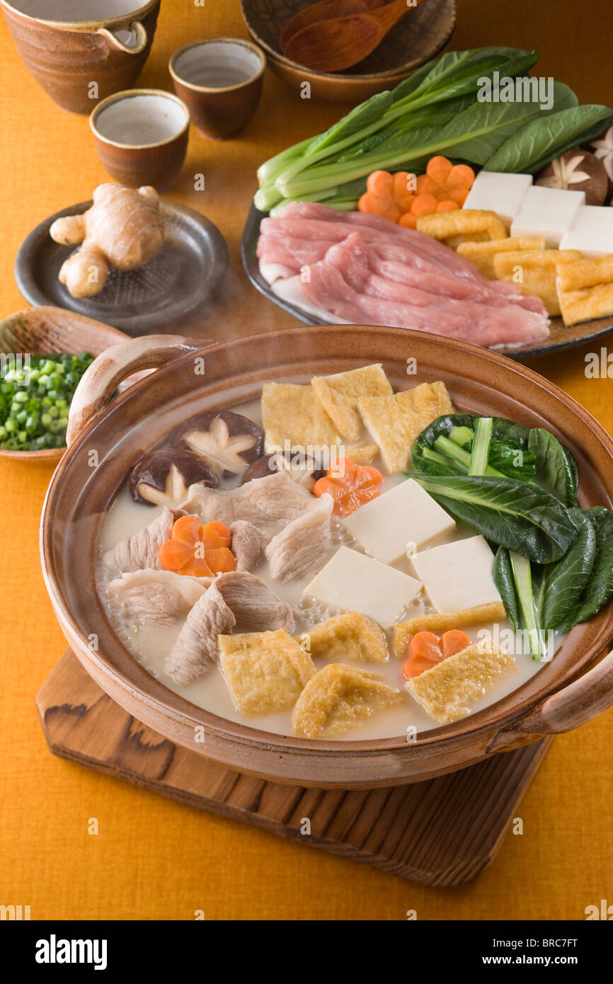 Tonyu nabe hi-res stock photography and images - Alamy