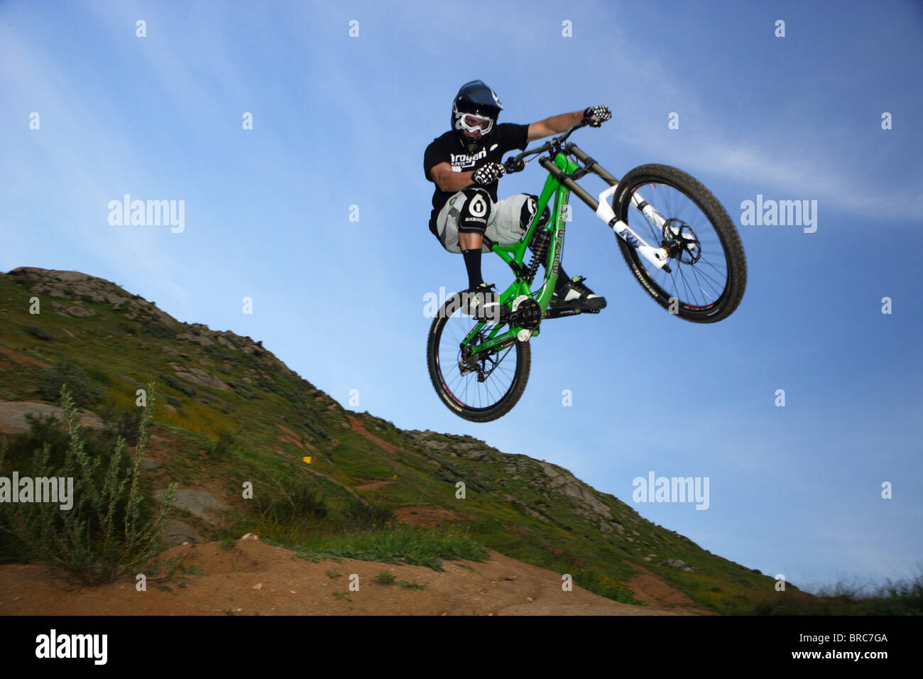 Daring mountain biking hi-res stock photography and images - Alamy