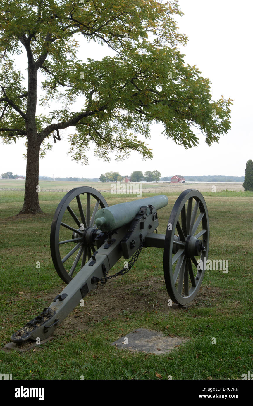 Battlefield artillery piece hi-res stock photography and images - Alamy