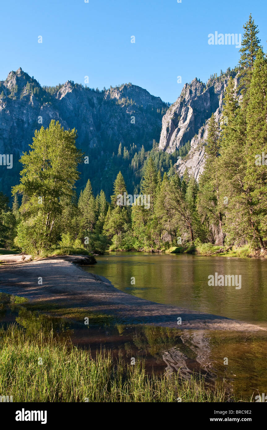 Typical landscape in the morning, with Merced River in Yosemite ...