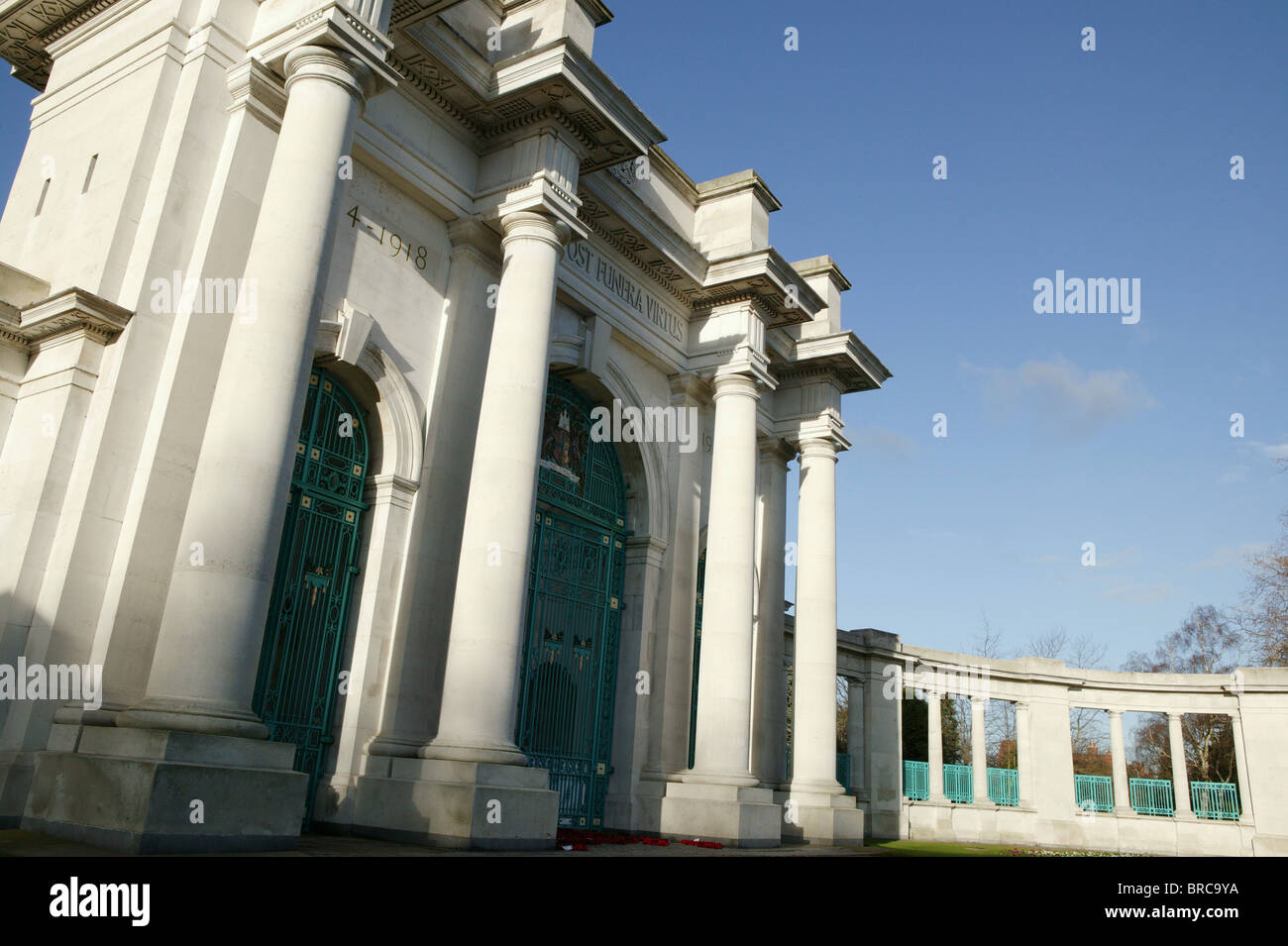 The Memorial Arch at the Victoria Embankment, Nottingham Stock Photo ...