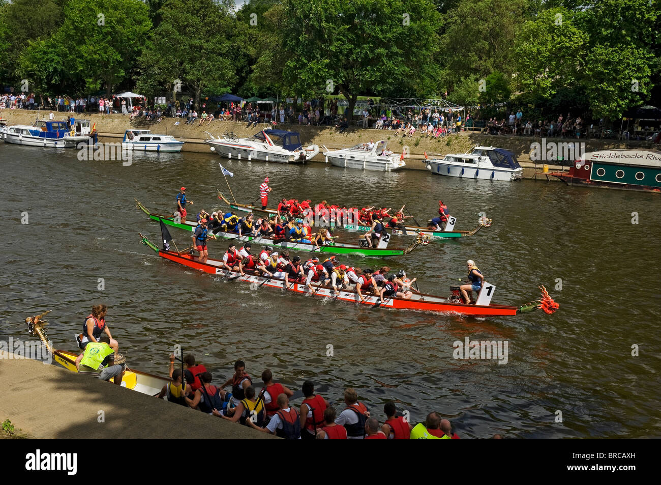 Boats competing in the Dragon Boat Challenge Race charity event in ...