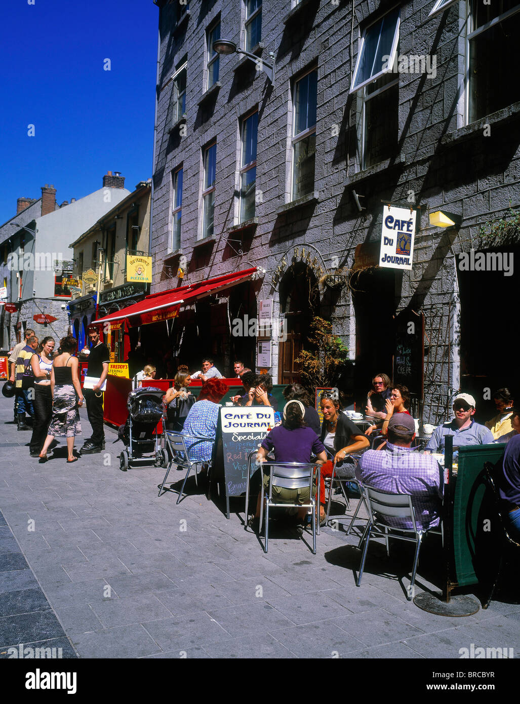 Quay and street view hi-res stock photography and images - Alamy