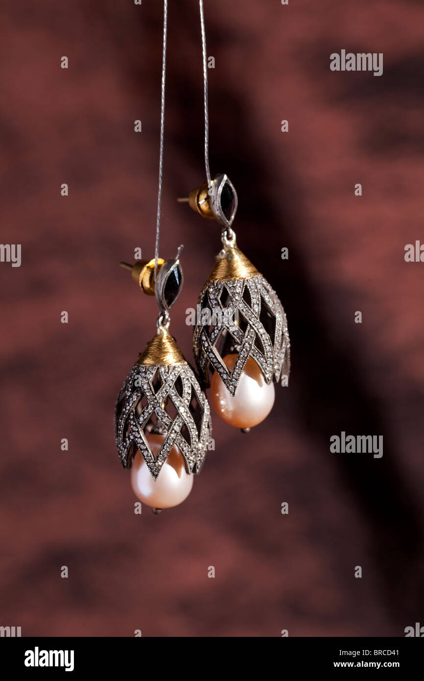 Saudi arabia jewellery hi-res stock photography and images - Alamy