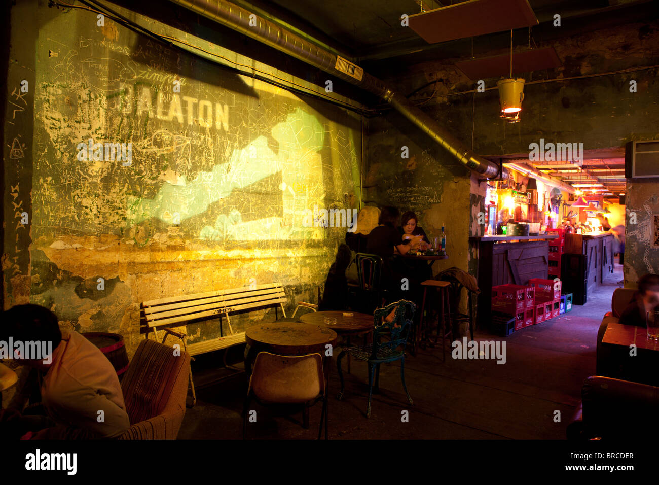 Budapest szimpla kert woman hi-res stock photography and images - Alamy