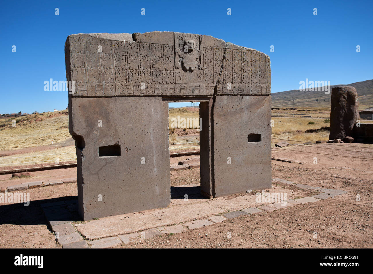 Tiwanaku Ruins: Kalasaya Temple: Gateway of the Sun Stock Photo - Alamy