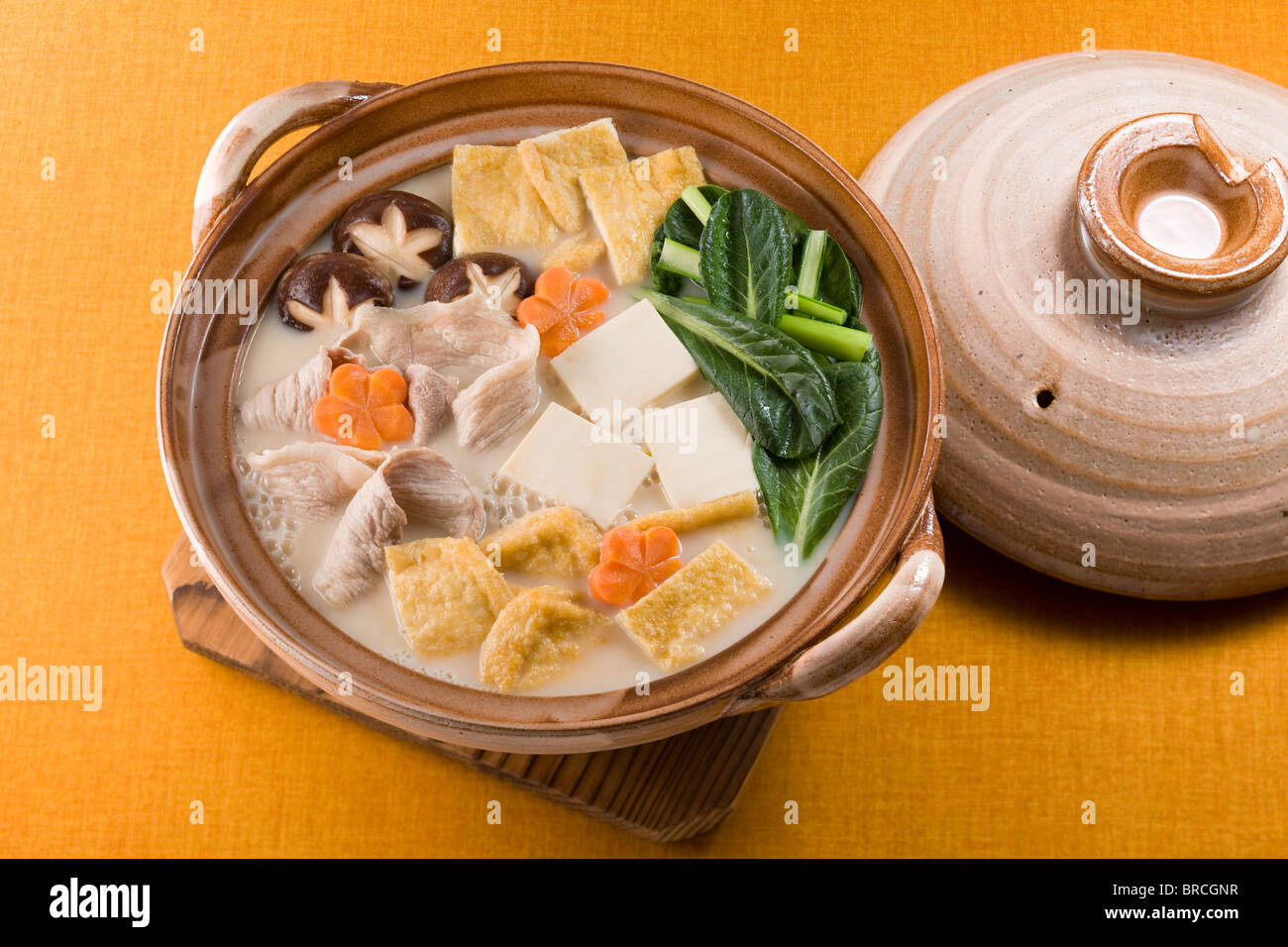 Tonyu nabe hi-res stock photography and images - Alamy