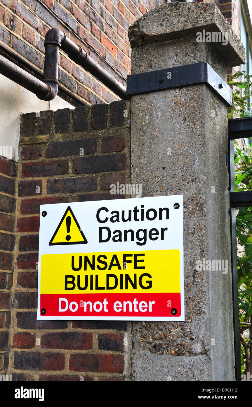 Unsafe building hi-res stock photography and images - Alamy