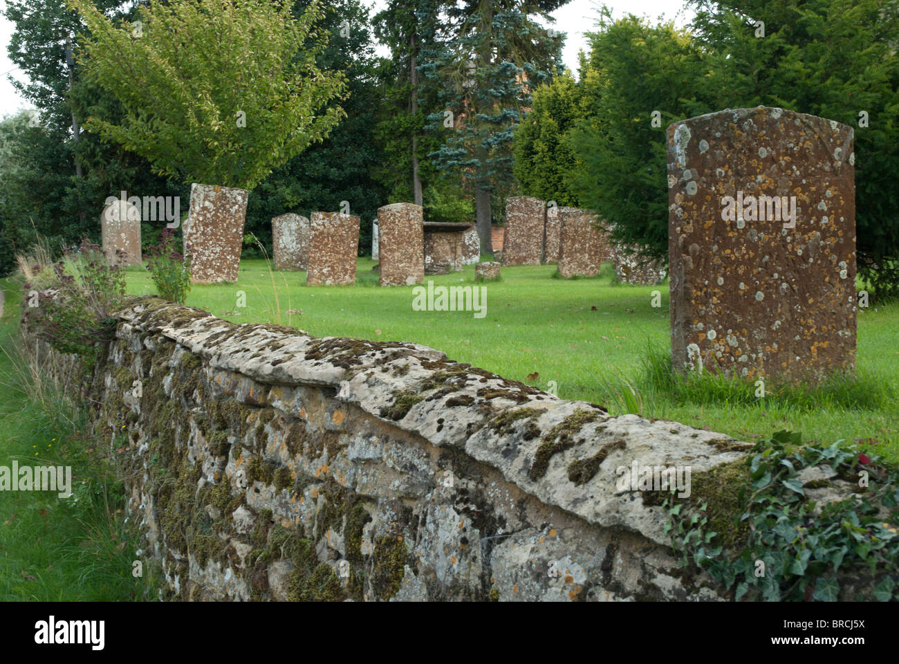 Old churchyard hi-res stock photography and images - Alamy