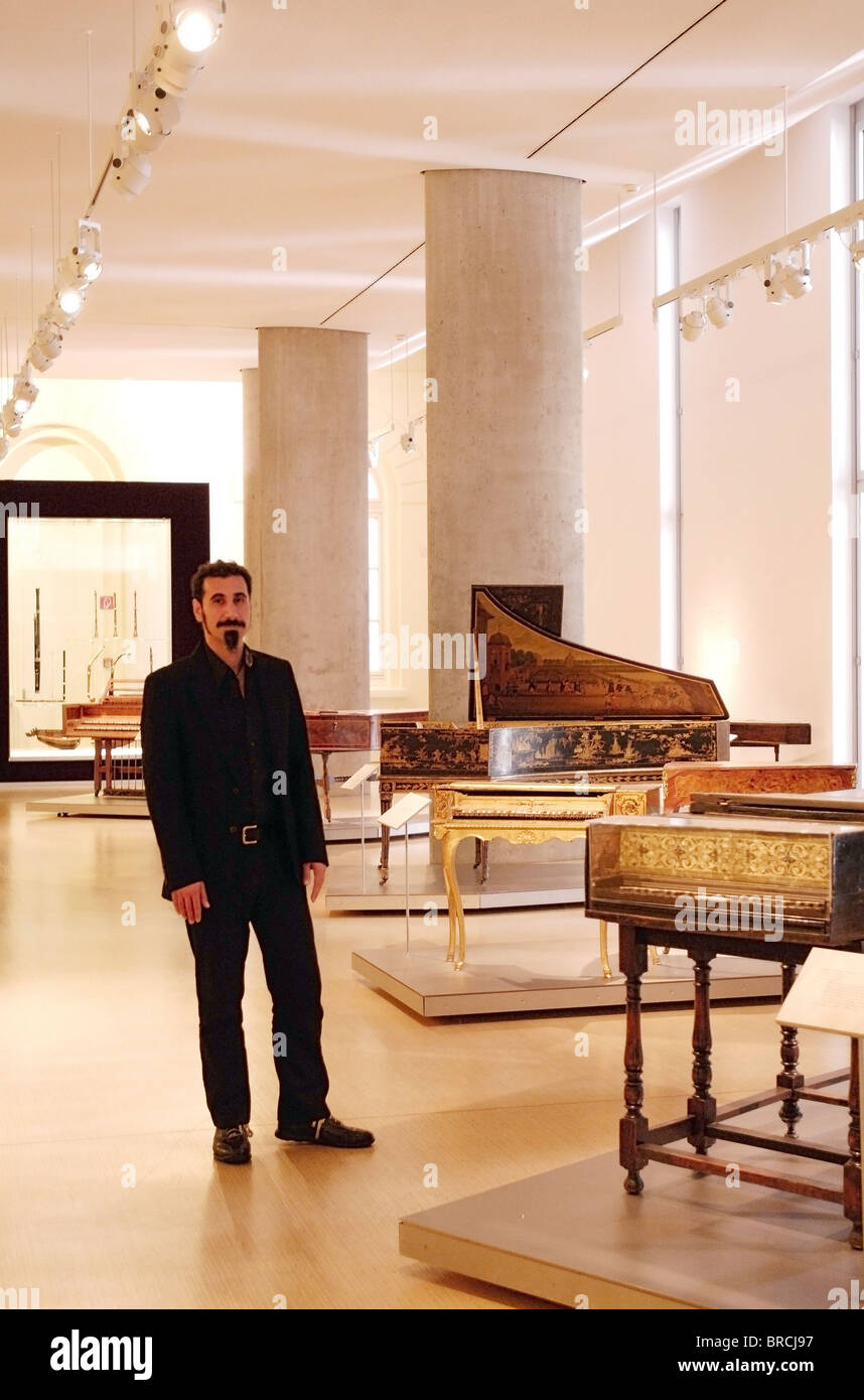 SERJ TANKIAN MUSEUM FUR KUNST UND GEWERBE HAMBURG GERMANY 18 July 2007 ...