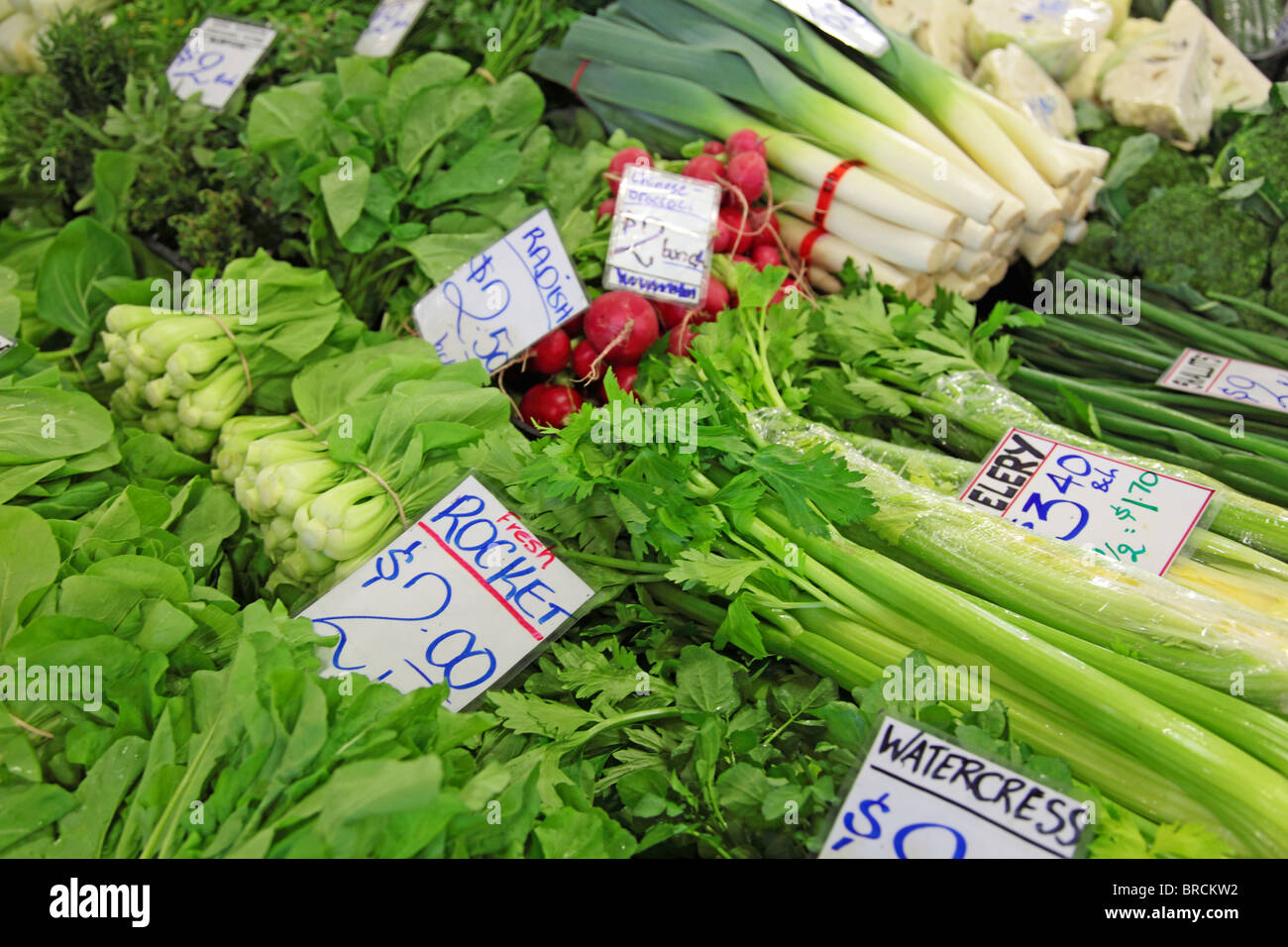 Vegetables market stall hi-res stock photography and images - Alamy