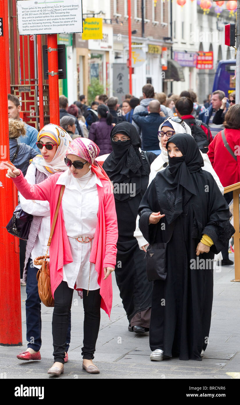 Muslim women burka hi-res stock photography and images - Alamy