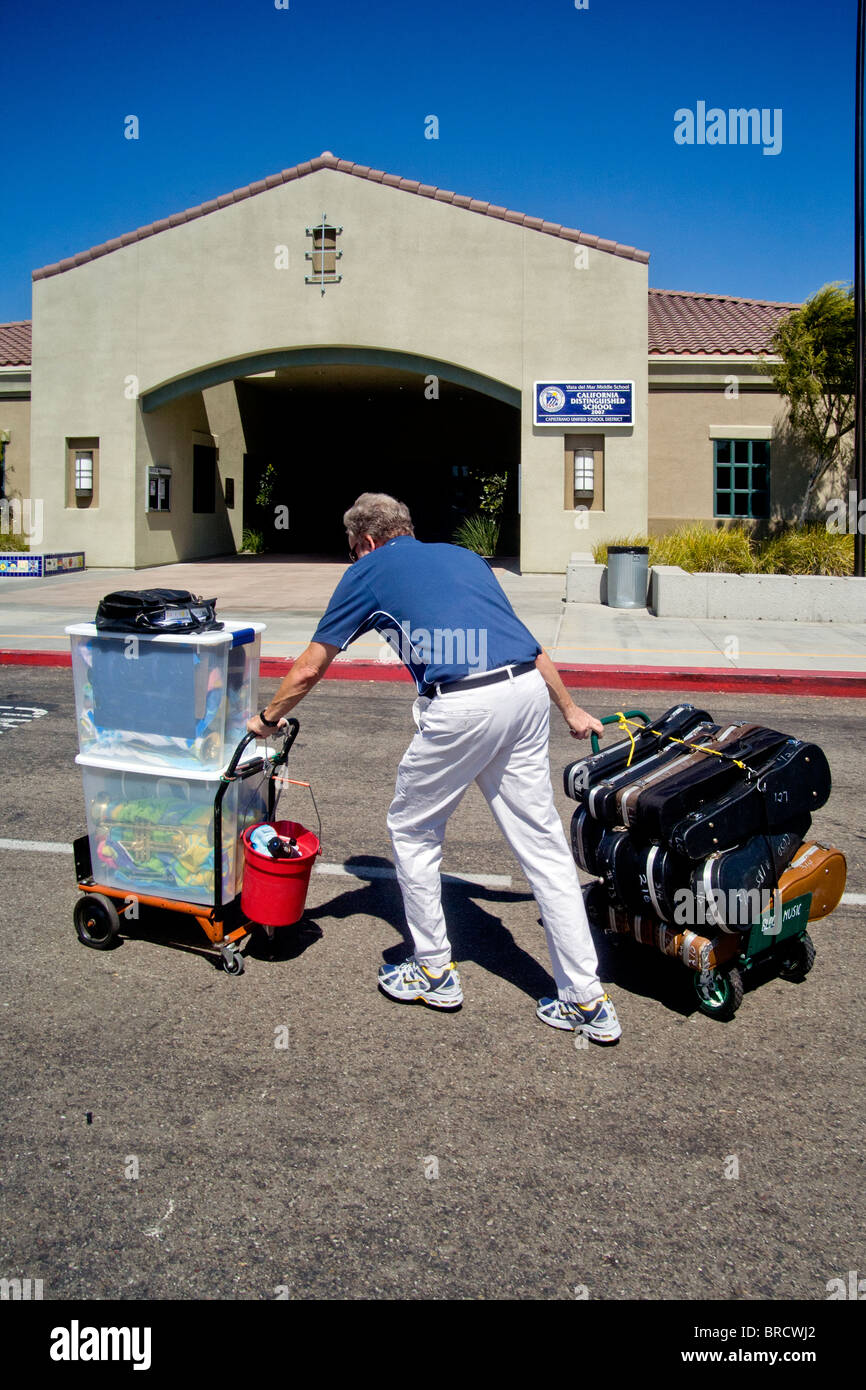 Hand carts hi-res stock photography and images - Alamy