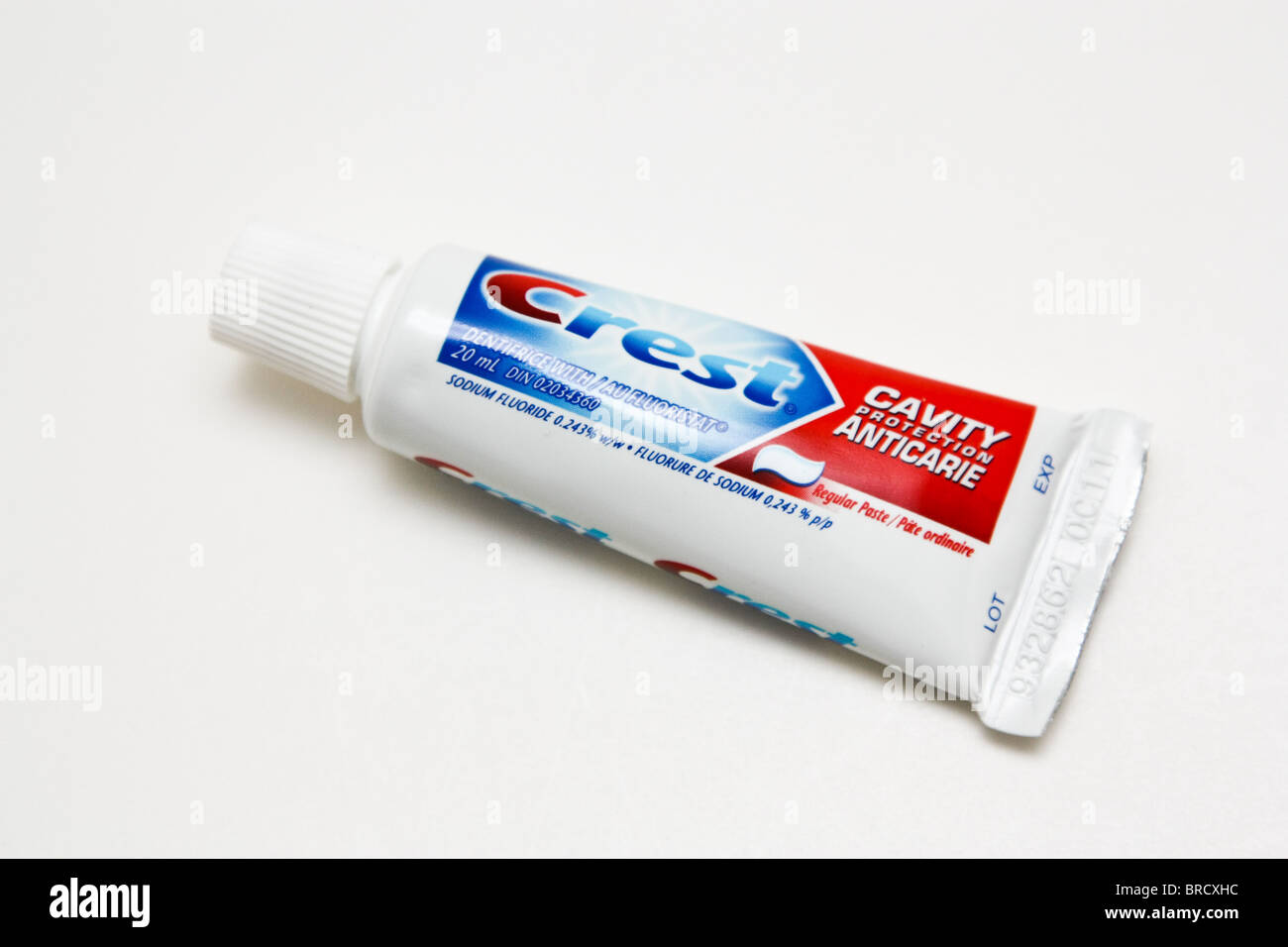 Colgate toothpaste hi-res stock photography and images - Alamy