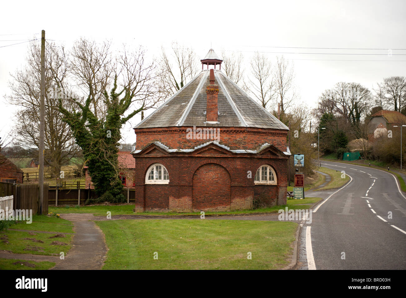 Round house hi-res stock photography and images - Alamy