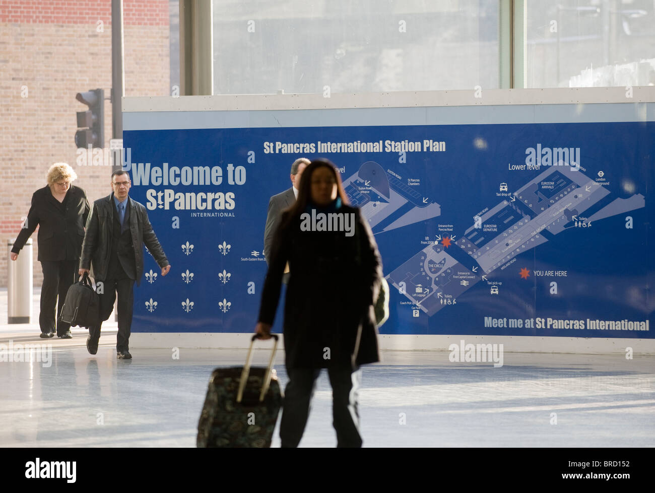 St pancras station concourse hi-res stock photography and images - Alamy