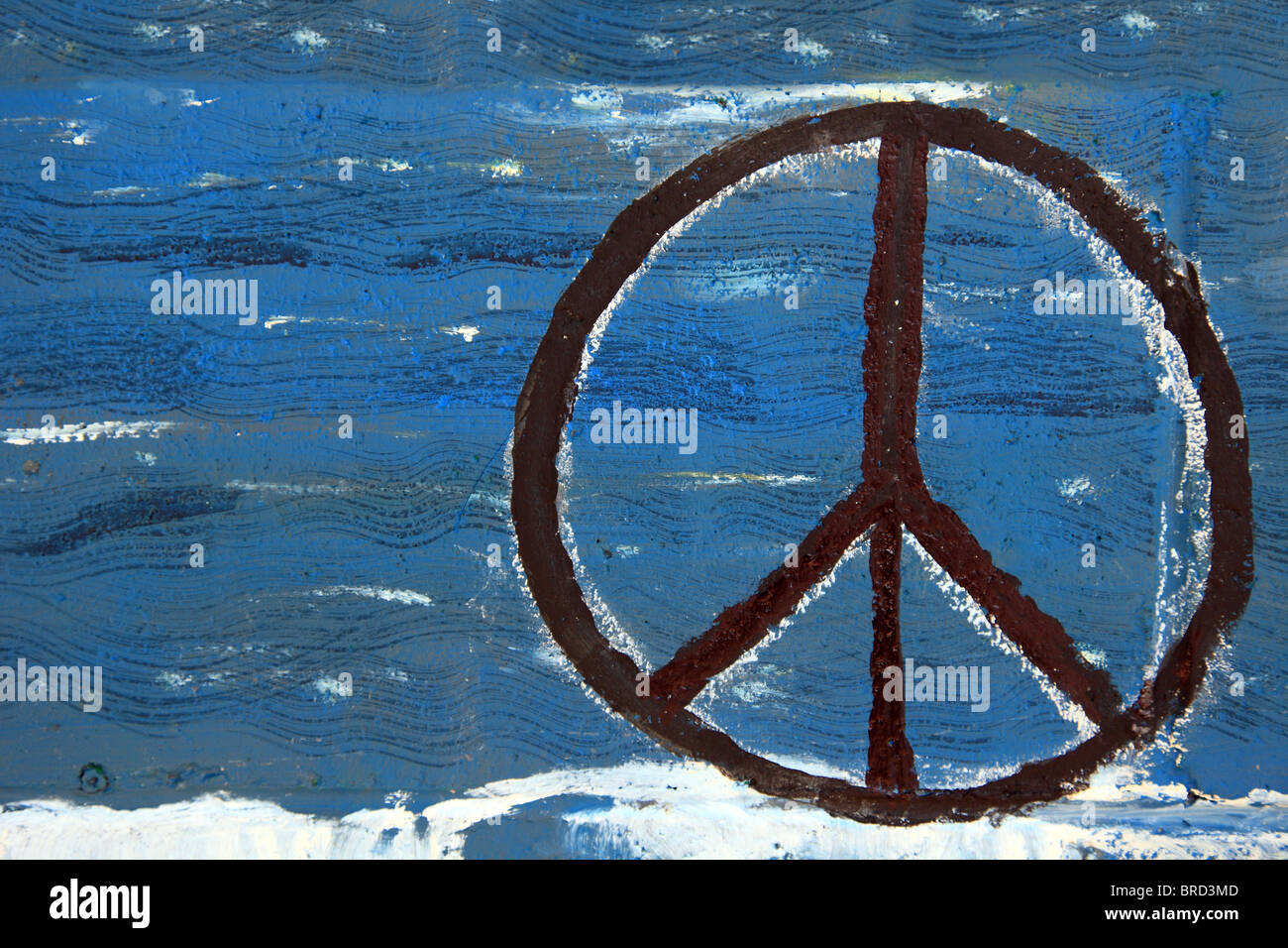 A painted peace symbol on wooden board Stock Photo - Alamy