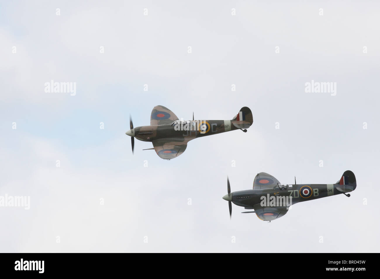 Spitfire formation hi-res stock photography and images - Alamy