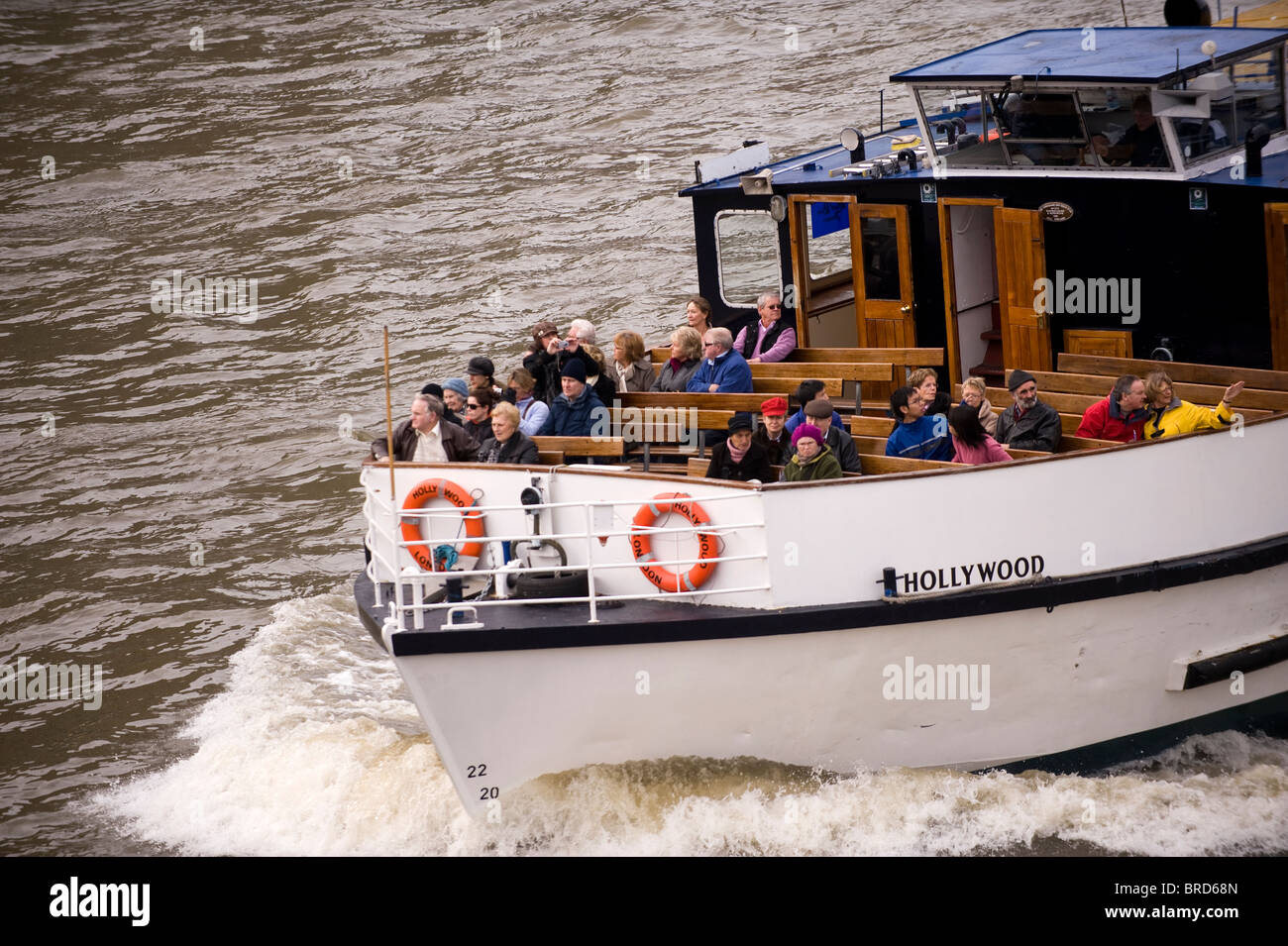 Thames tourist hi-res stock photography and images - Alamy