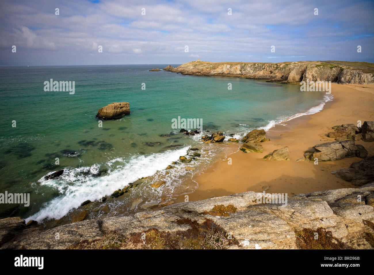 Beach of the Quiberon peninsula wild coast (Brittany - France). L'une ...