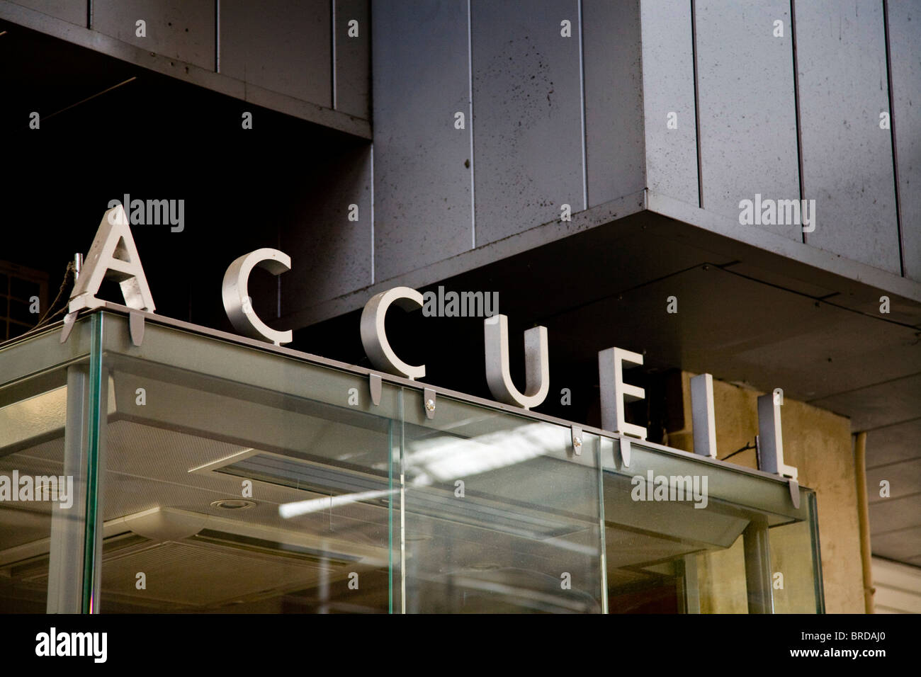 Welcome reception hi-res stock photography and images - Alamy